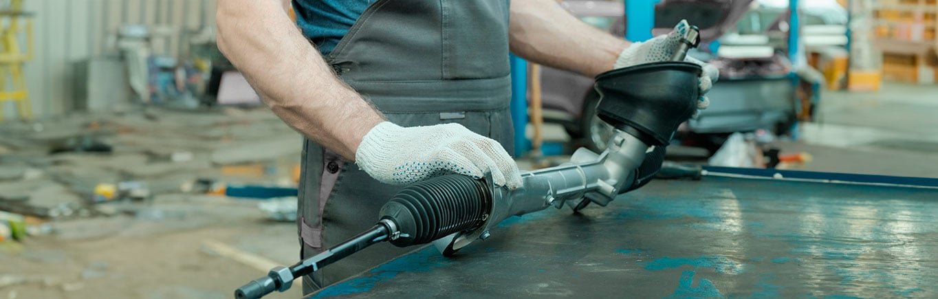 Razones por las que vibra un timón de carro