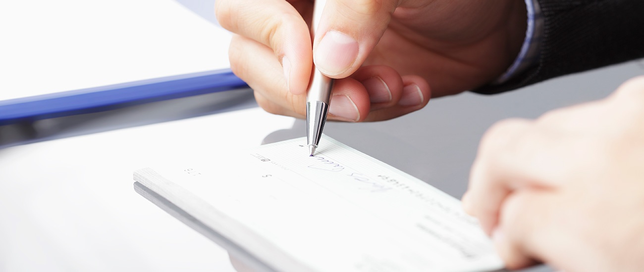 ¿Cómo girar un cheque correctamente?